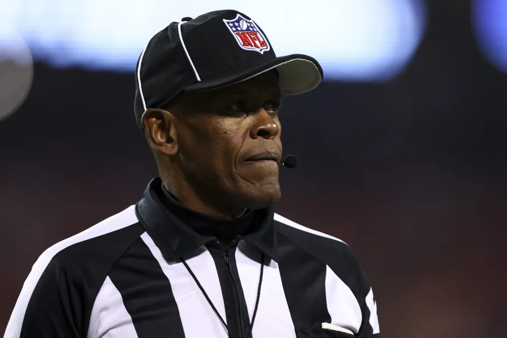 Referee Heads to Locker Room After Being Hit by Packers Player - Newsweek