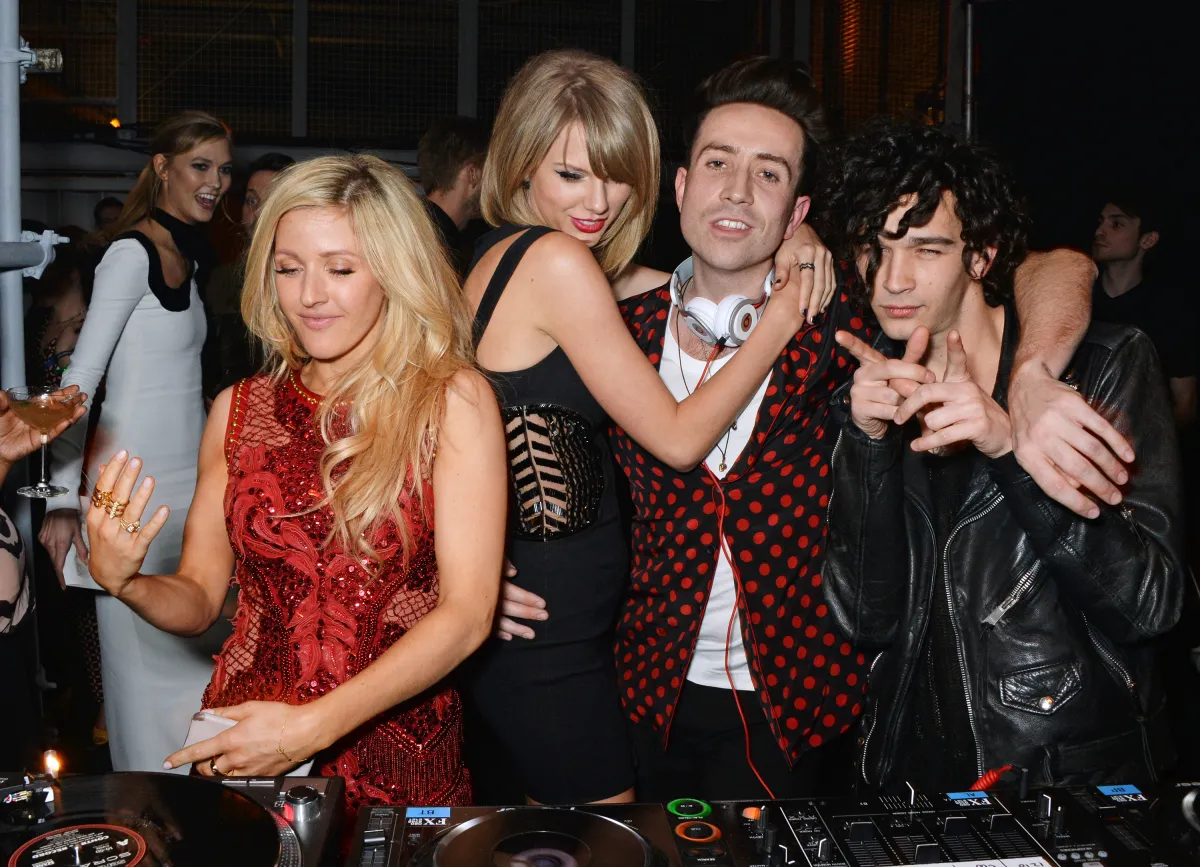 Taylor Swift's Ex-Boyfriend Hit With $1 Million Cease and Desist Letter ...