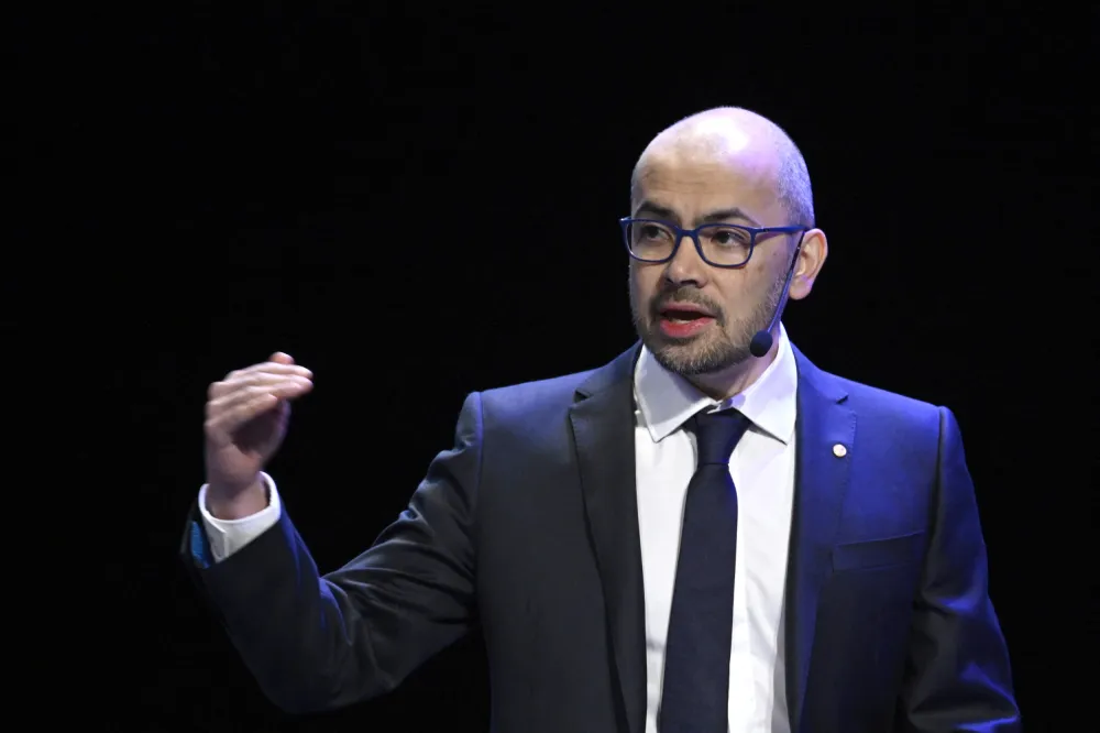 Google Unveils Gemini 2.0 AI Despite Antitrust Battle - Newsweek