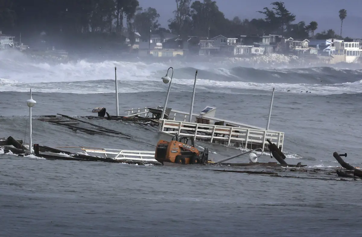 California Pier Collapse Video Shows Santa Cruz Wharf Partially Washed ...
