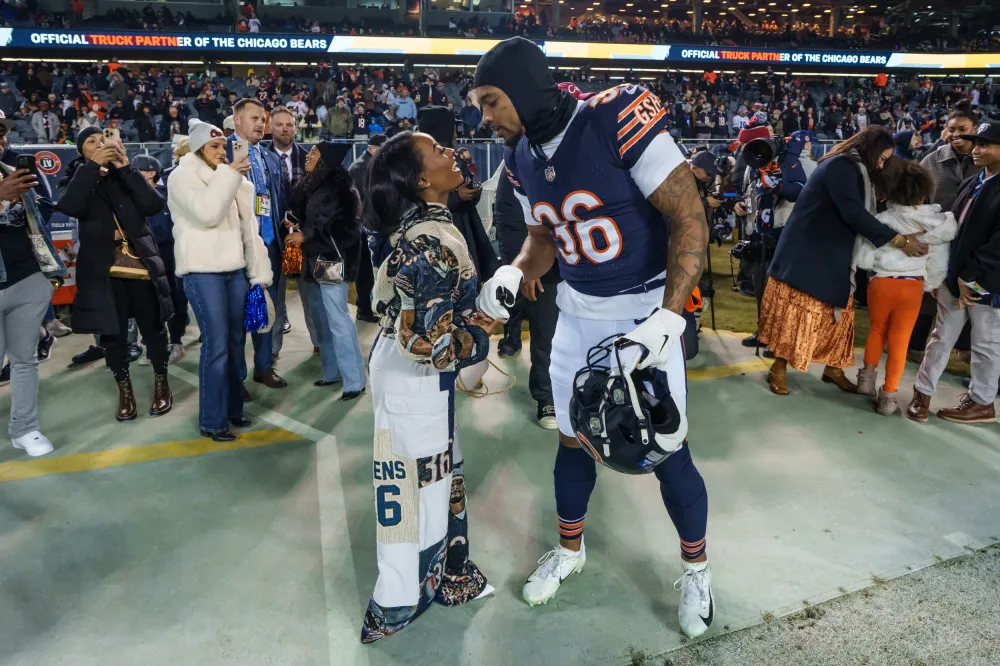 Simone Biles Paid Tribute to Husband Jonathan Owens at Bears' Game ...