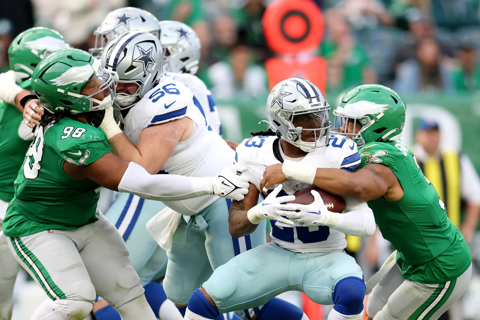 Multiple Players Ejected After Eagles-Cowboys Fight - Newsweek