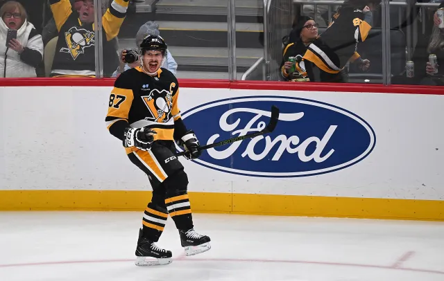 Sidney Crosby Passes Mario Lemieux to Become Penguins All-Time Assist ...