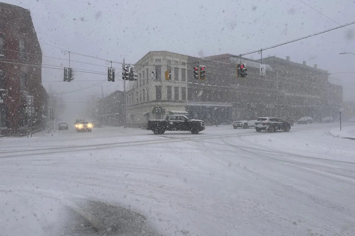 Winter Storm Warning Issued for Six States As 20 Inches of Snow ...