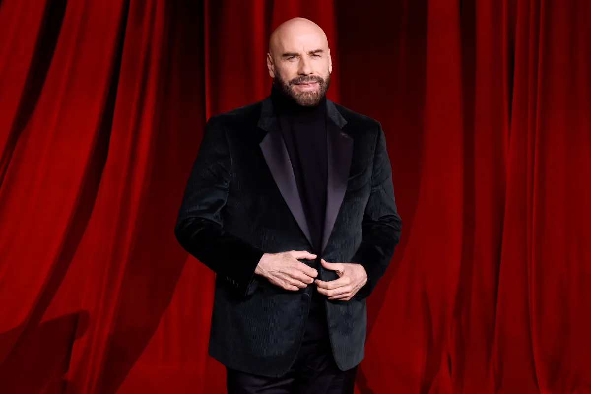 John Travolta Celebrates the Holidays With a Rare Photo of His Kids ...
