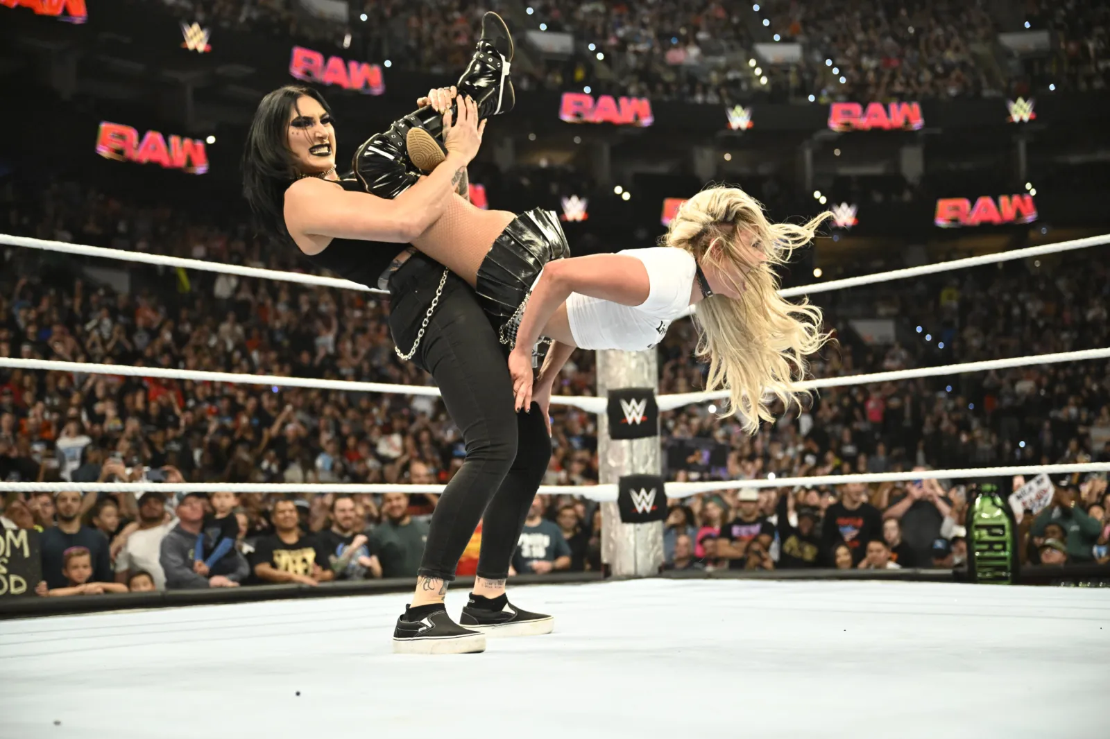 Rhea Ripley Wins WWE Women's World Championship on Raw Netflix Debut ...