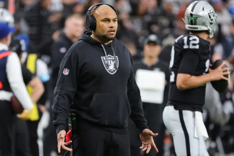 Raiders Fired Antonio Pierce After Discussing Staff Plans for 2025 With ...