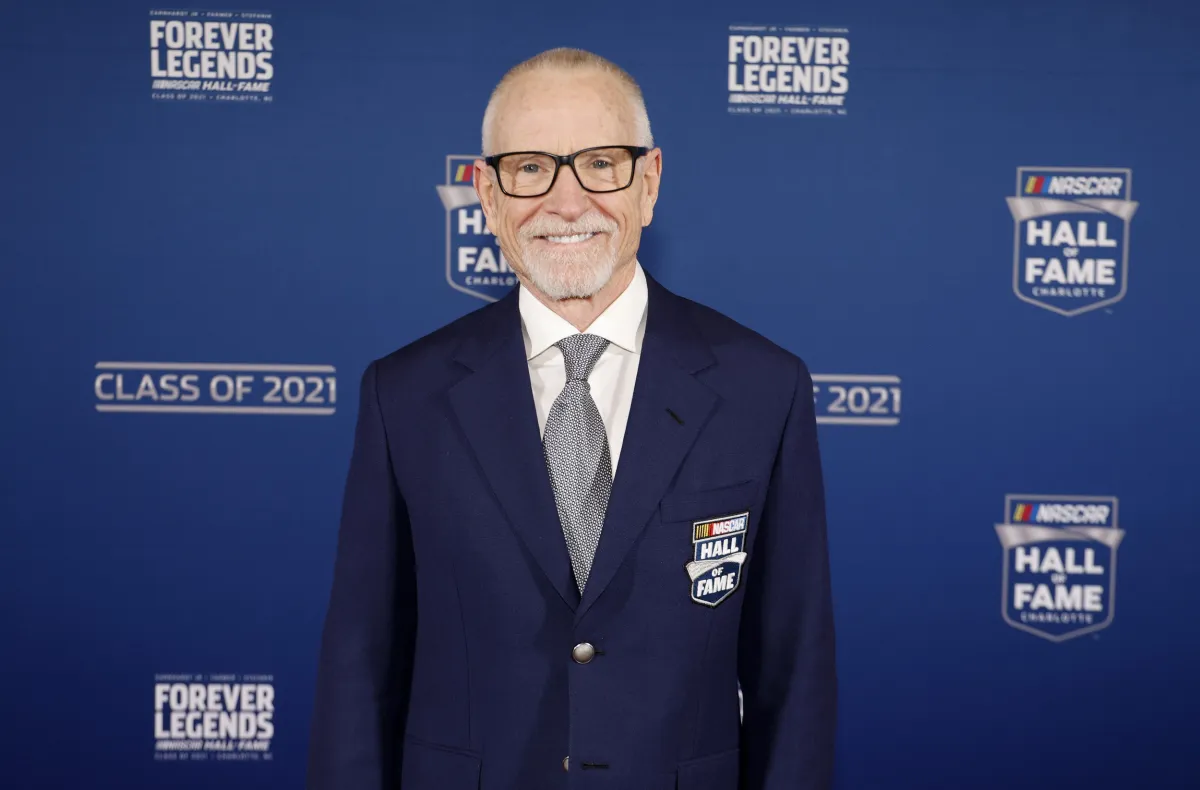 NASCAR Legend Mark Martin Recounts Unusual UFO Encounter - Newsweek