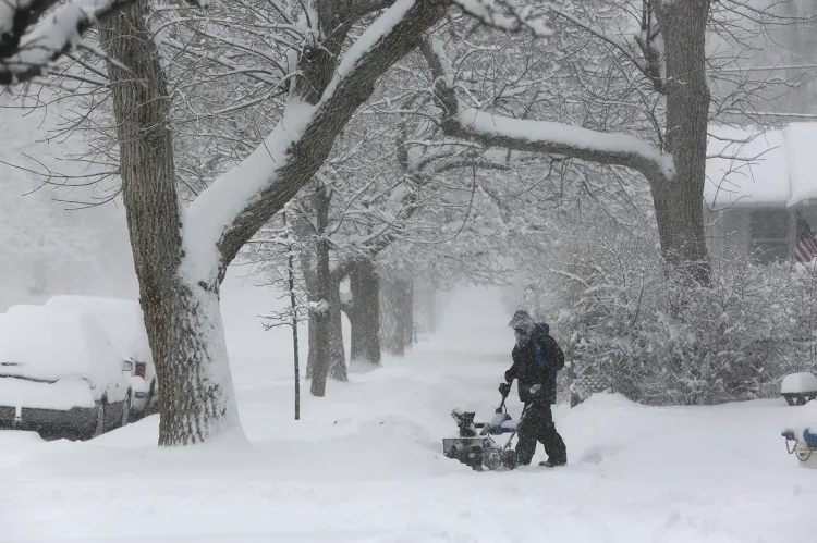 Winter Weather Warnings in 9 States As 3 Feet of Snow To Hit - Newsweek