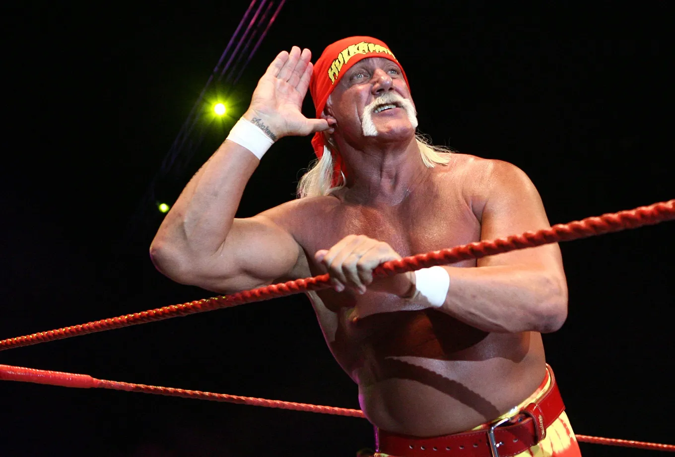 O'Shea Jackson Jr. and Eric Andre Happily Booed Hulk Hogan at WWE Raw ...
