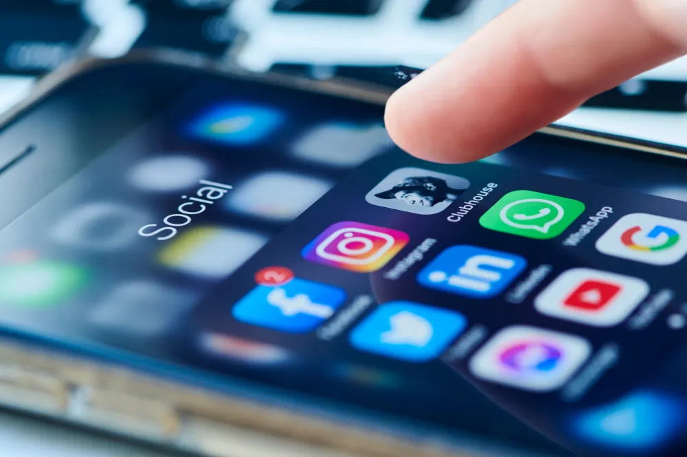Here’s How To Turn Off Tracking on Facebook and Instagram - Newsweek