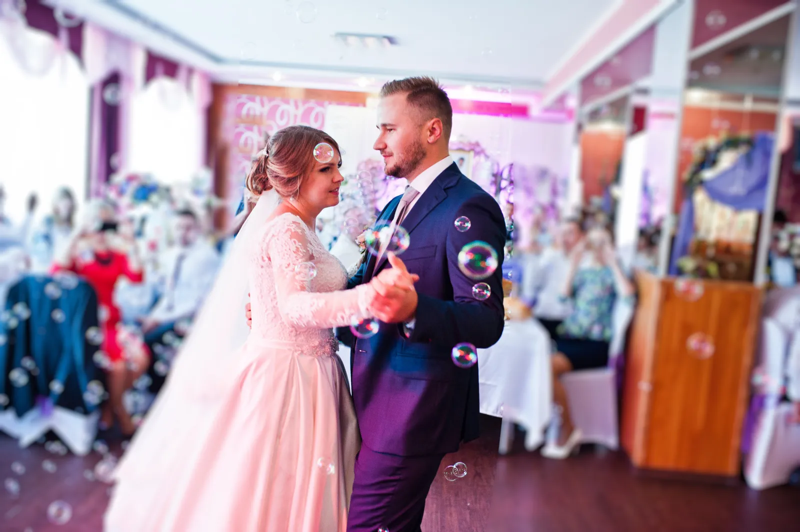 Shock at ‘Whole Mess’ Couple Left Behind After Community Center Wedding ...