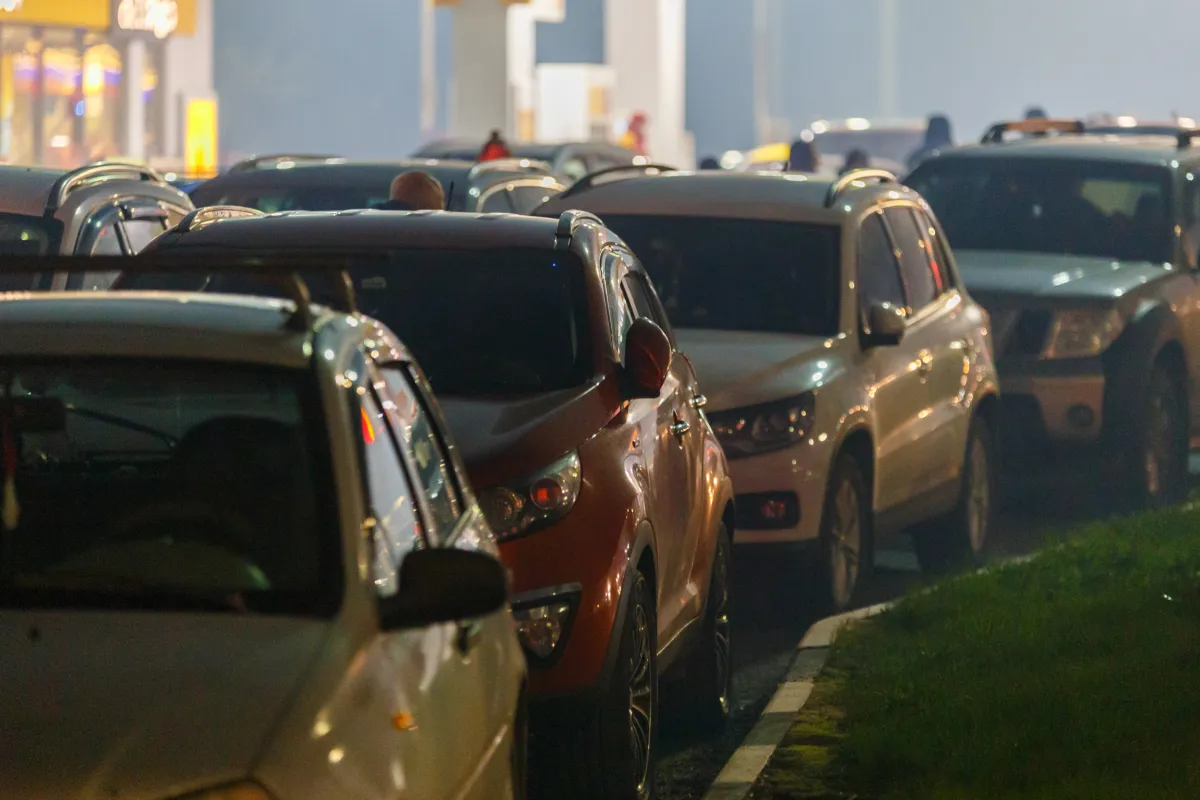 Driver Gets Hilarious Revenge on Man Purposely Blocking Line at Gas ...