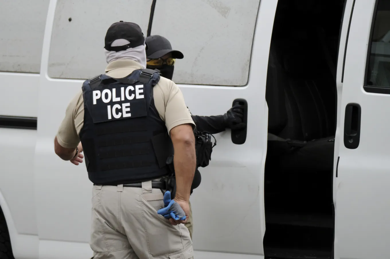 ICE Detains US Military Veteran Without Warrant - Newsweek
