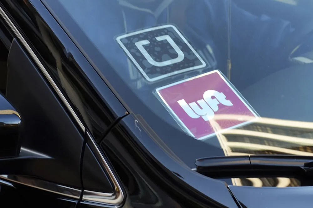Lyft Sued After 489-lb Passenger Told She Can’t Fit Inside Car - Newsweek