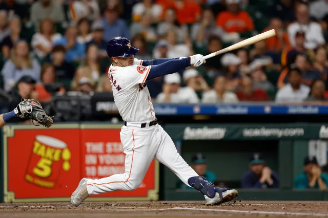 MLB Insider Reveals 'Big Reason' Alex Bregman Signed With Red Sox ...