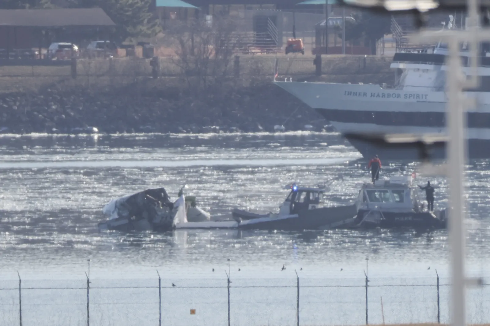 Former Pilot Analyzes DC Plane Crash: Did TCAS Fail? - Newsweek
