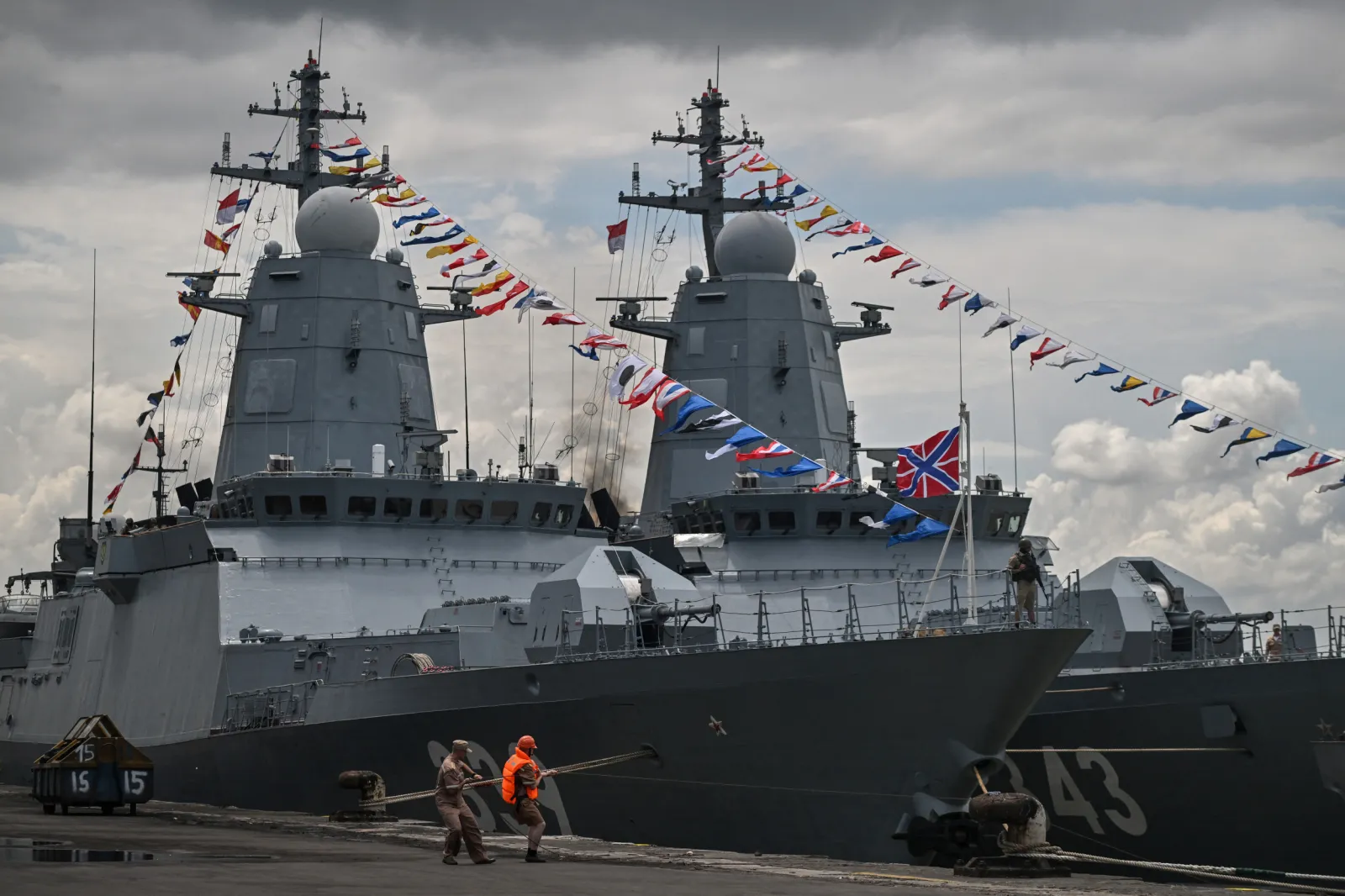 US Ally Shadows Russian Warships in Pacific Waters - Newsweek