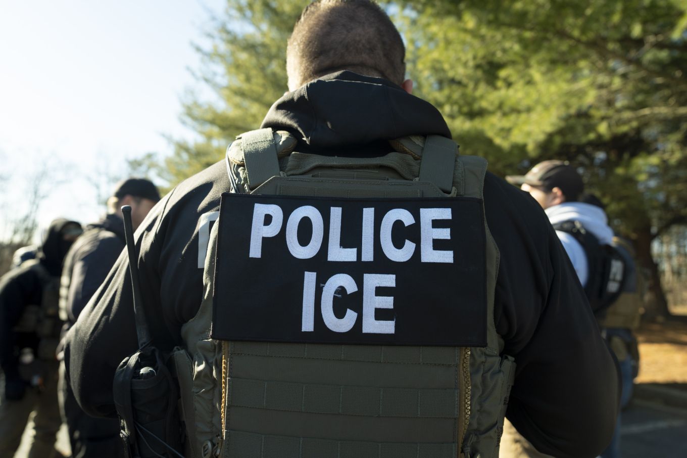 ‘Support ICE Raids’ Flag Spotted in California - Newsweek