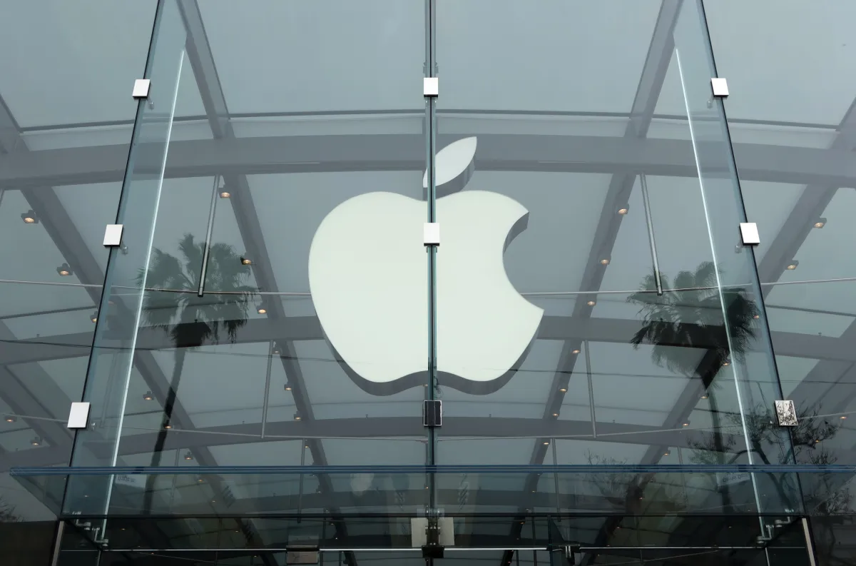 What Is Hot Tub? Apple Comments on First iPhone Porn App - Newsweek