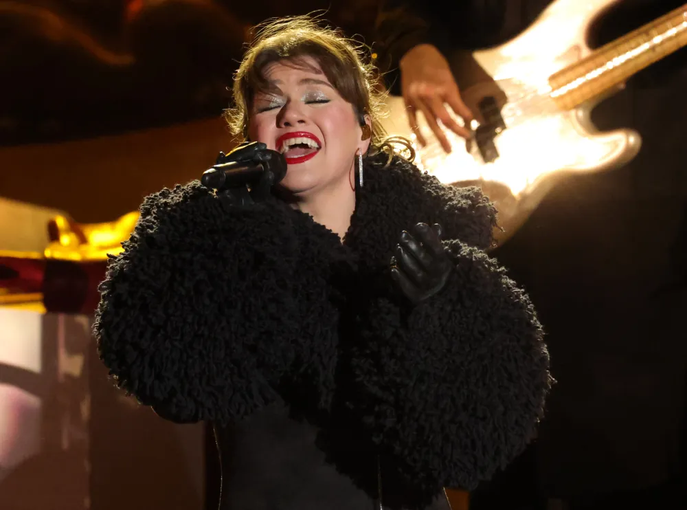 Kelly Clarkson Announces Major Career Move - Newsweek