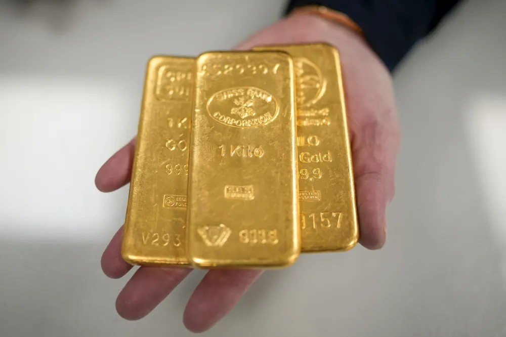 Russia Burns Through Gold Reserves Amid Economic Turmoil - Newsweek