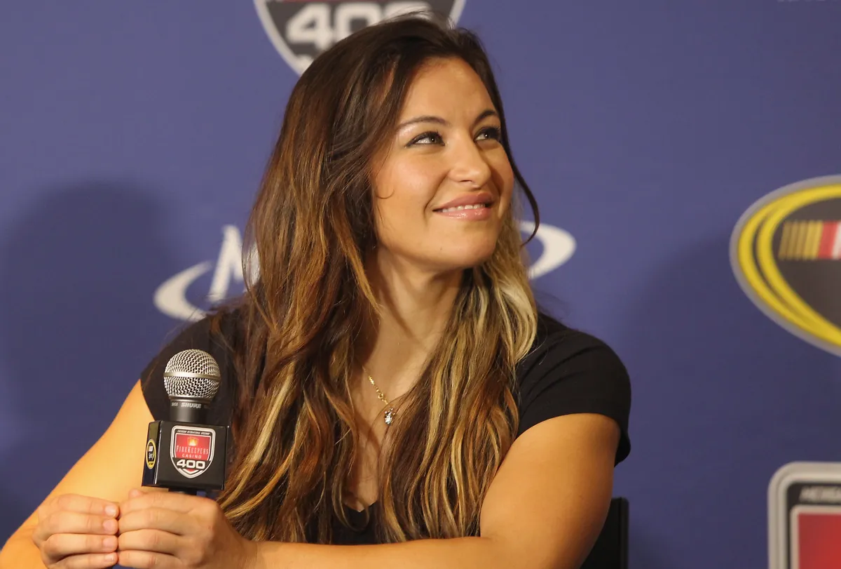 Miesha Tate Announces UFC Return: 'I've Still Got What It Takes' - Newsweek