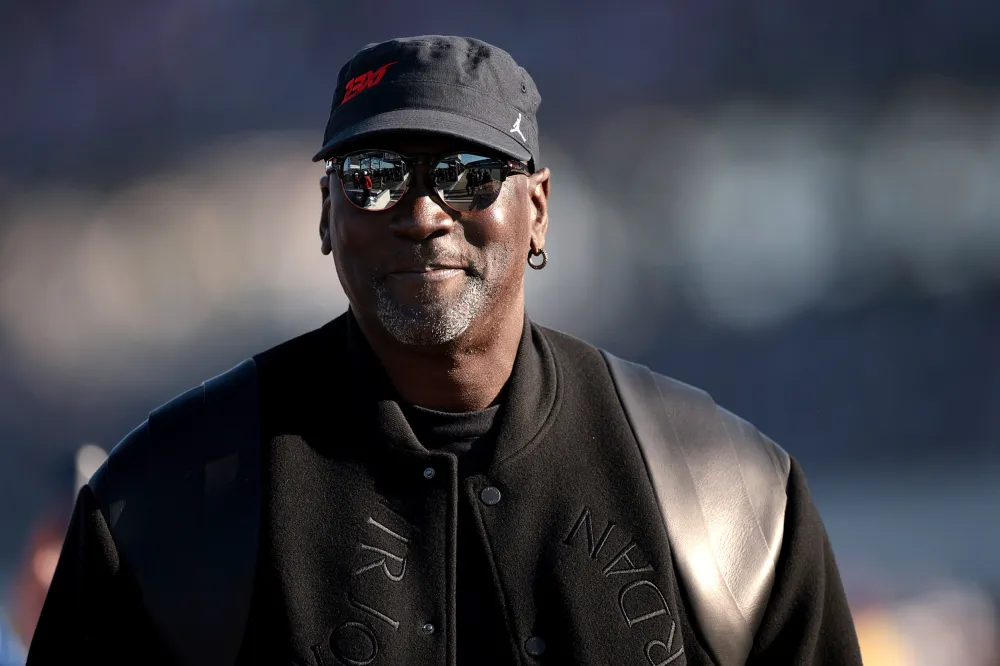 Michael Jordan Accidentally Crashes Family Vacation Without Them ...