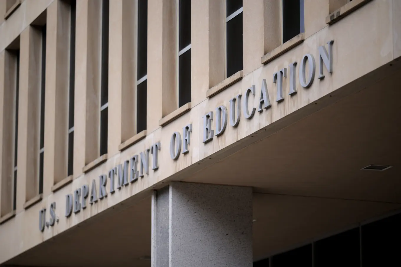 Chart Shows Reading, Math Scores Since Education Departme... - Newsweek