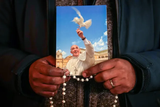 Pope Francis Health: Vatican Gives Major Monday Evening Update - Newsweek