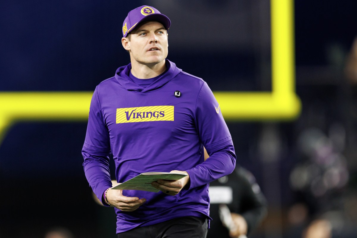 Vikings-Colts Trade Proposal Ships Towering WR to Minnesota - Newsweek
