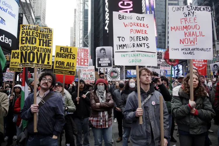 New York’s Times Square Flooded With Protesters Backing Mahmoud Khalil ...
