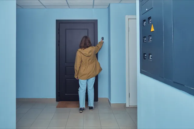 Man Finds Perfect Studio Apartment He Loves—There’s Just One Problem ...