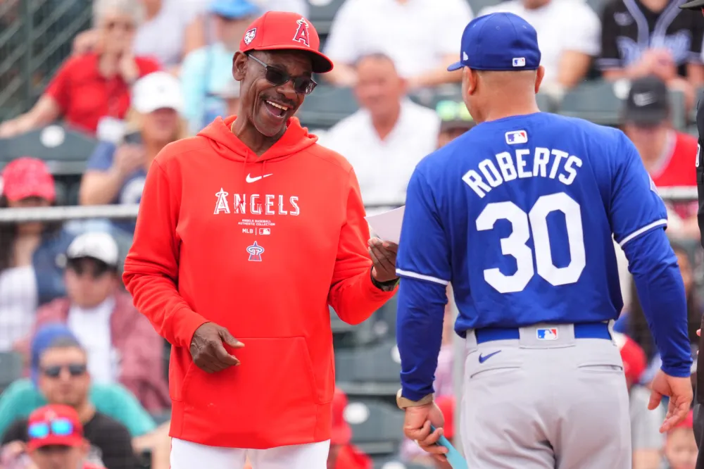 Angels' Ron Washington Bans Cell Phones From Clubhouse - Newsweek