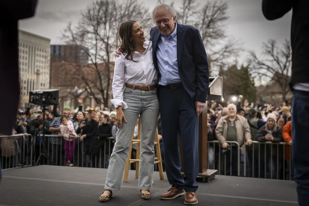 Videos of Bernie Sanders and AOC Rally Crowd Sizes Take Off Online ...