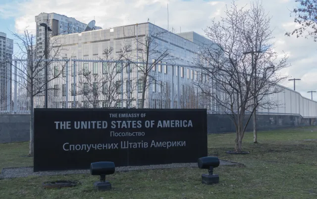 Map Shows US Embassies Posting Warnings to People Applying for Visas ...