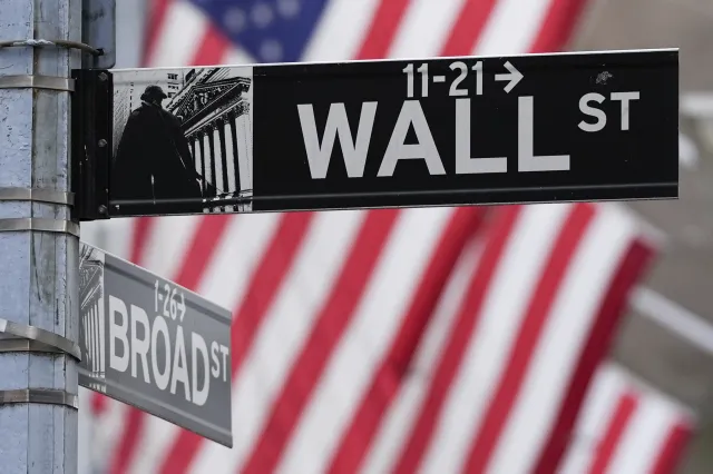 Wall Street Bankers Bonuses Hit Record High - Newsweek