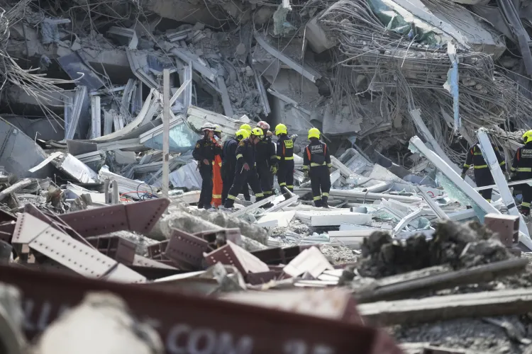 Thailand Earthquake Videos Shows Bangkok Buildings Wobble, Collapse ...
