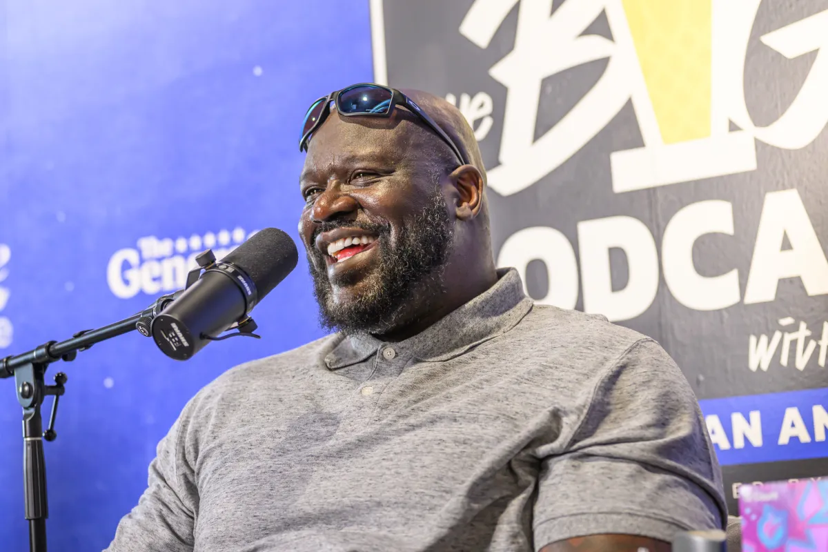 Shaq Officially Announces End of Longtime Beef With Dwight Howard ...