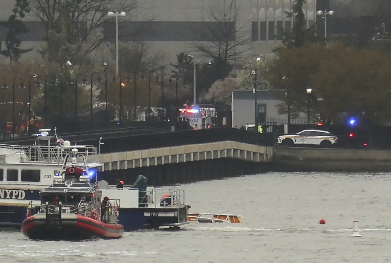 NYC Helicopter Crash: Six Dead as Video Captures Moment Chopper Plunged ...