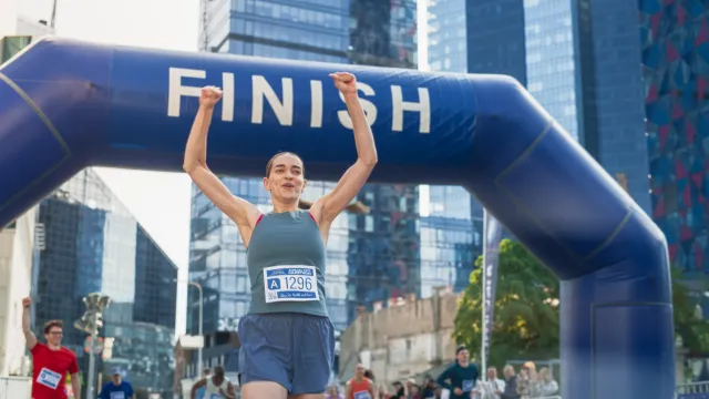 Woman Asks Boyfriend To Film Marathon Finish—Can’t Cope With What He ...