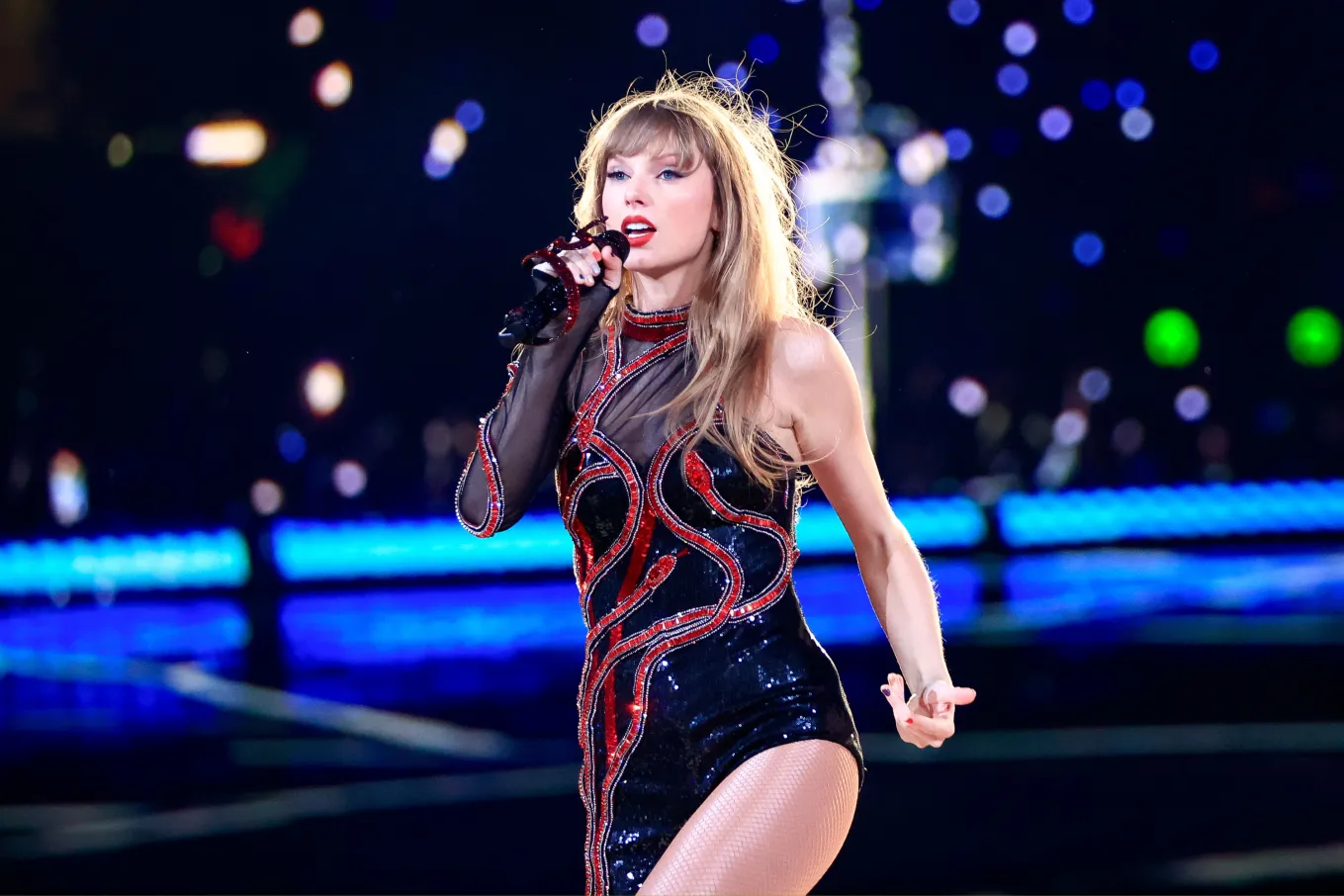 Taylor Swift Appears to Break Social Media Silence With Subtle Gesture ...