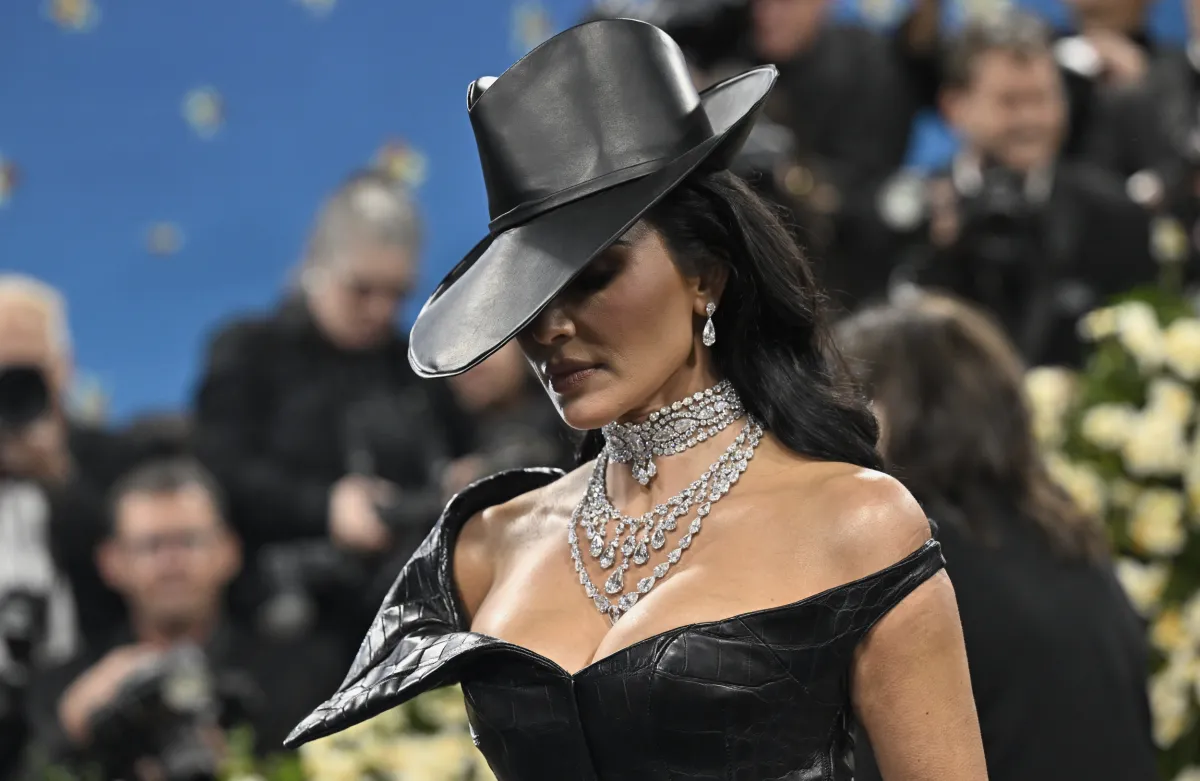 How Much Are Kim Kardashian’s Met Gala Necklaces Worth? What We Know ...
