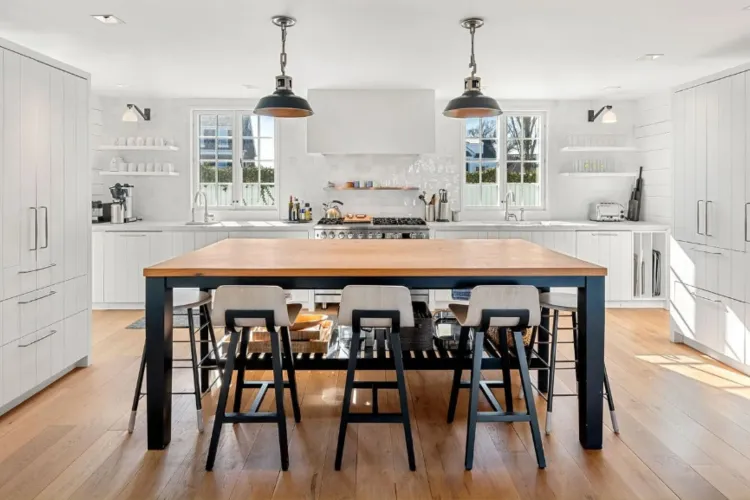 Inside the $14M Cape Cod Mansion Taylor Swift Once Called Home—Now on ...