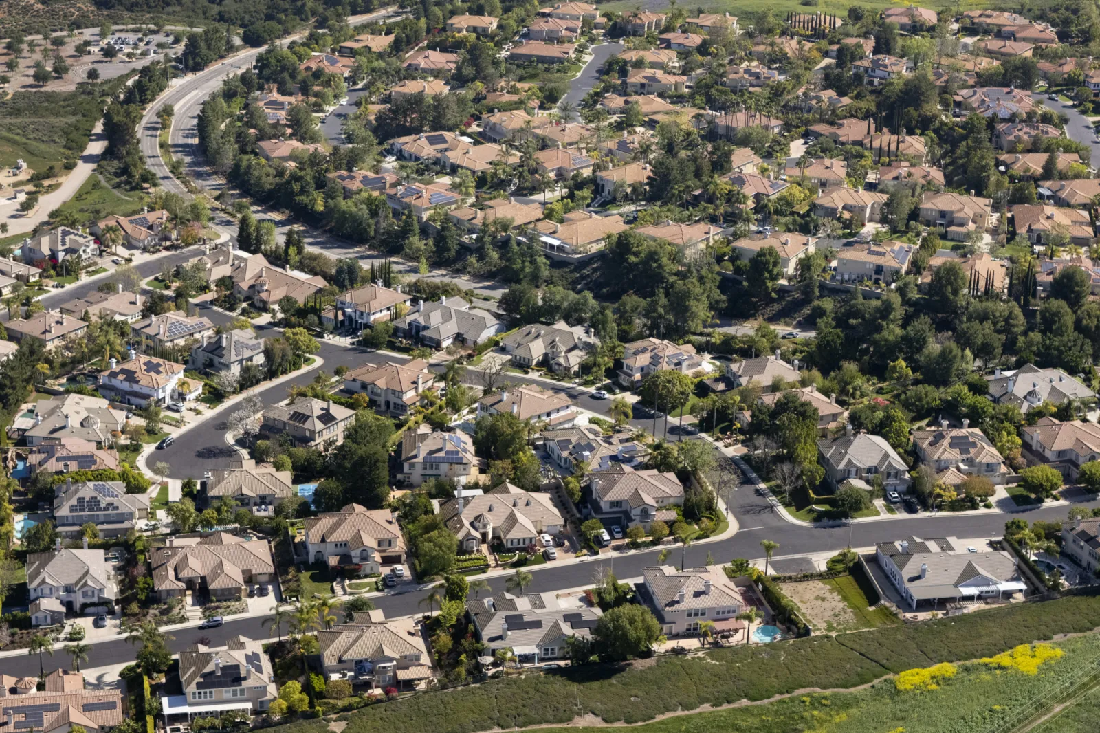 Housing Market Latest: Mortgage Rates Hold, Home Listings Surge - Newsweek