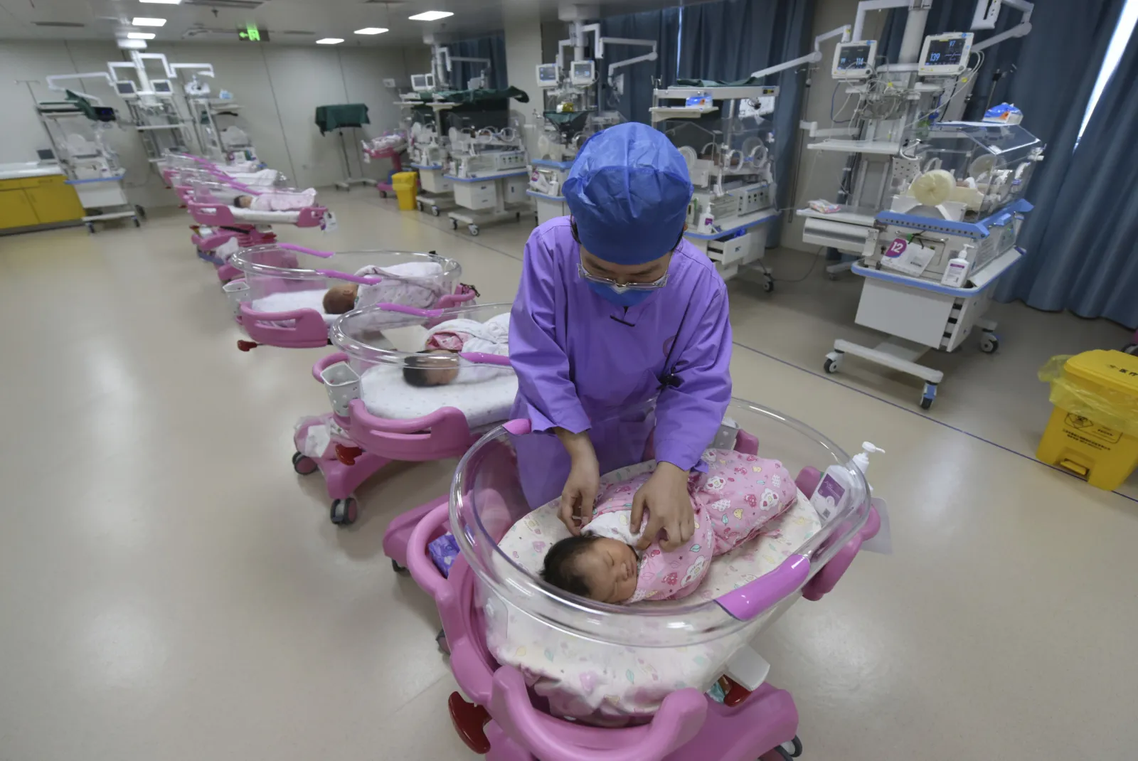 China Changes Marriage Rules Amid Efforts To Boost Birth Rates - Newsweek