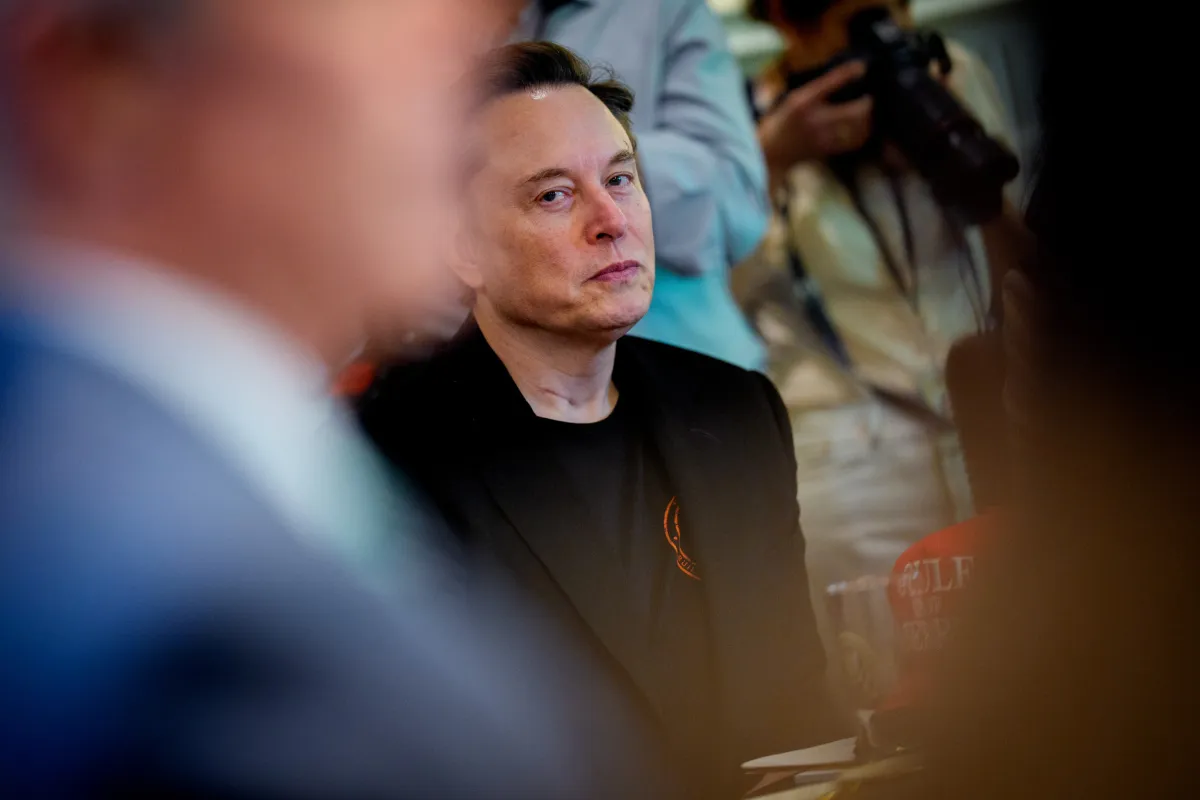 Elon Musk’s Robot Draws Mixed Reactions After Dance Performance Goes ...