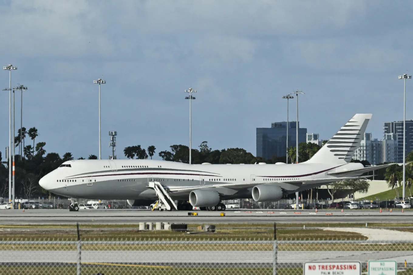 Trump Administration Initiated Boeing 747 Deal With Qatar - Newsweek