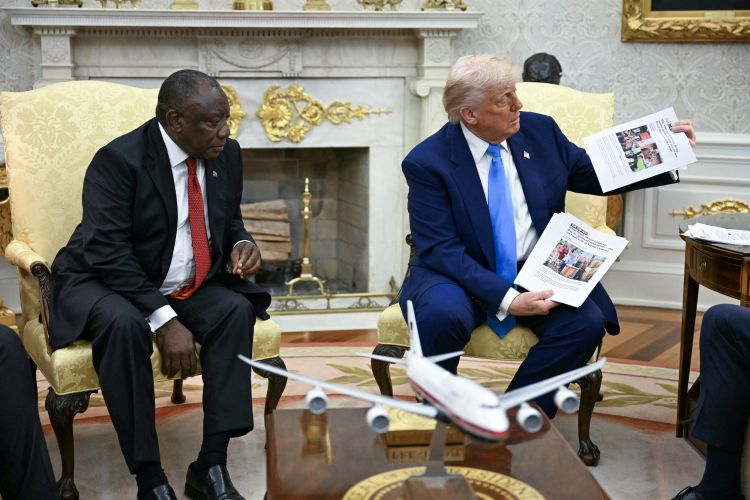 Trump Stuns South African President Ramaphosa with 'Genocide' Video in ...