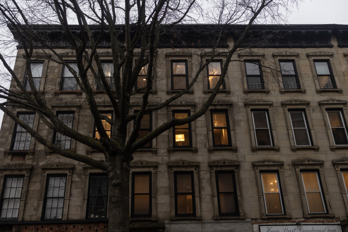 Rents Drop for Third Consecutive Year After 2022 Peak—Report - Newsweek